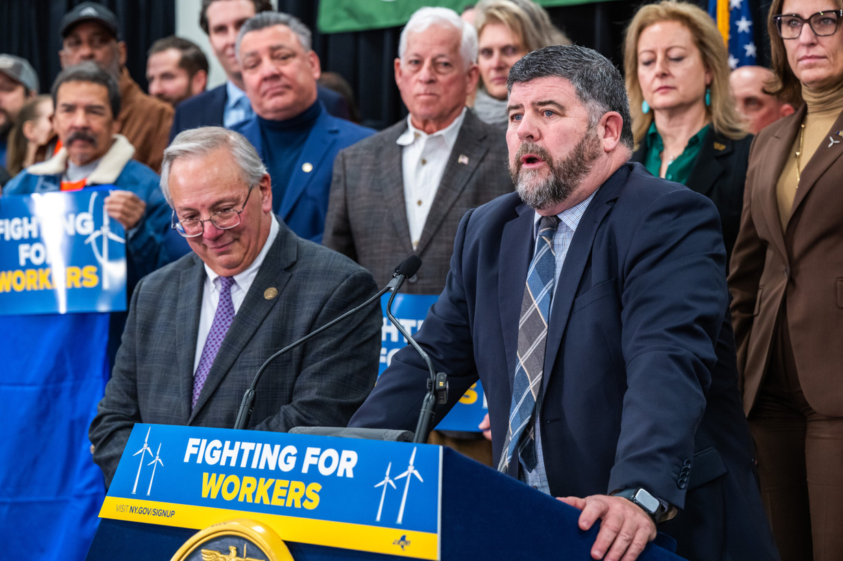 Hochul, Unions Rally in Defense of Offshore Wind
